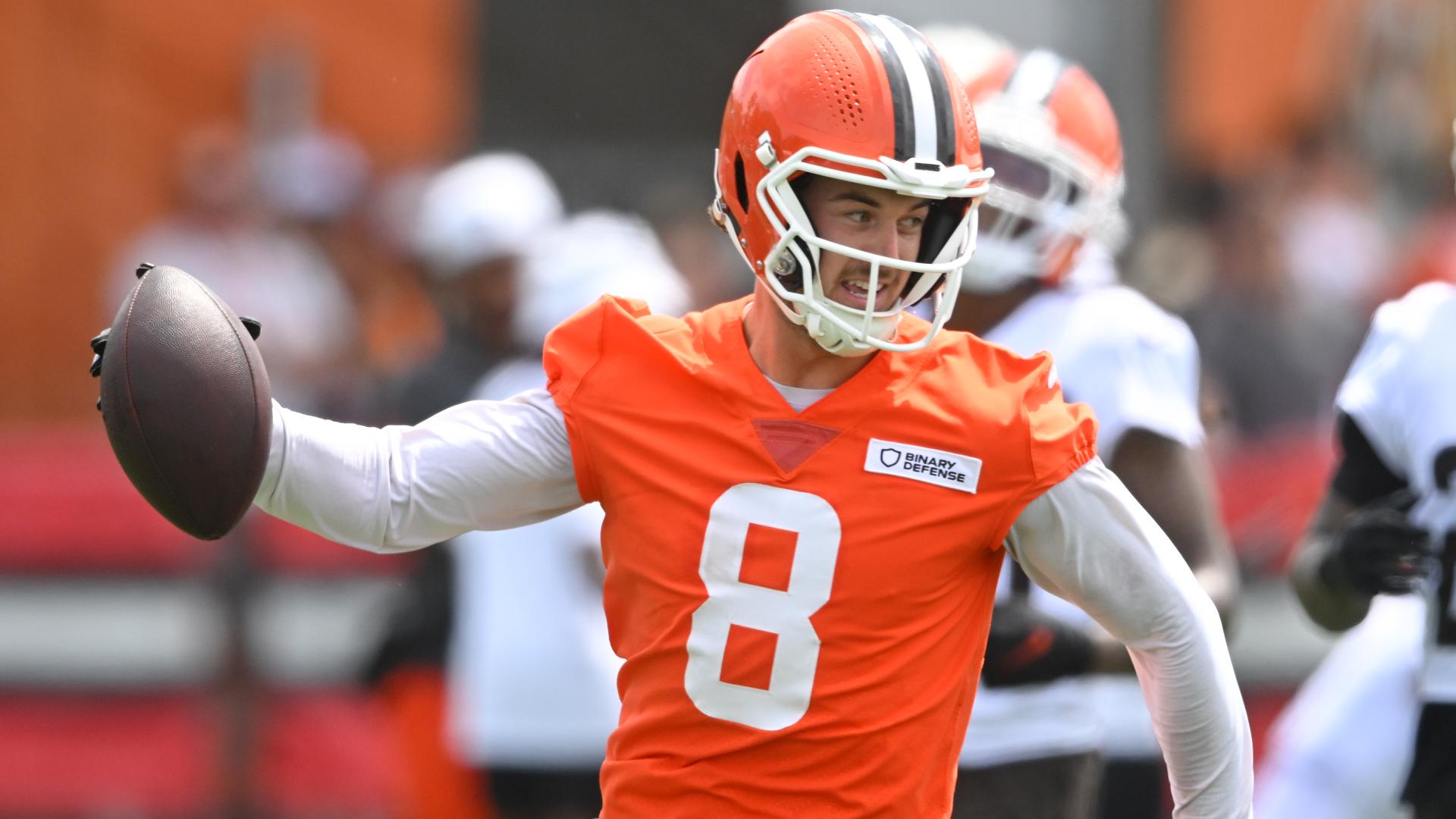 Browns QB Kenny Pickett returns to the practice field after hamstring ...