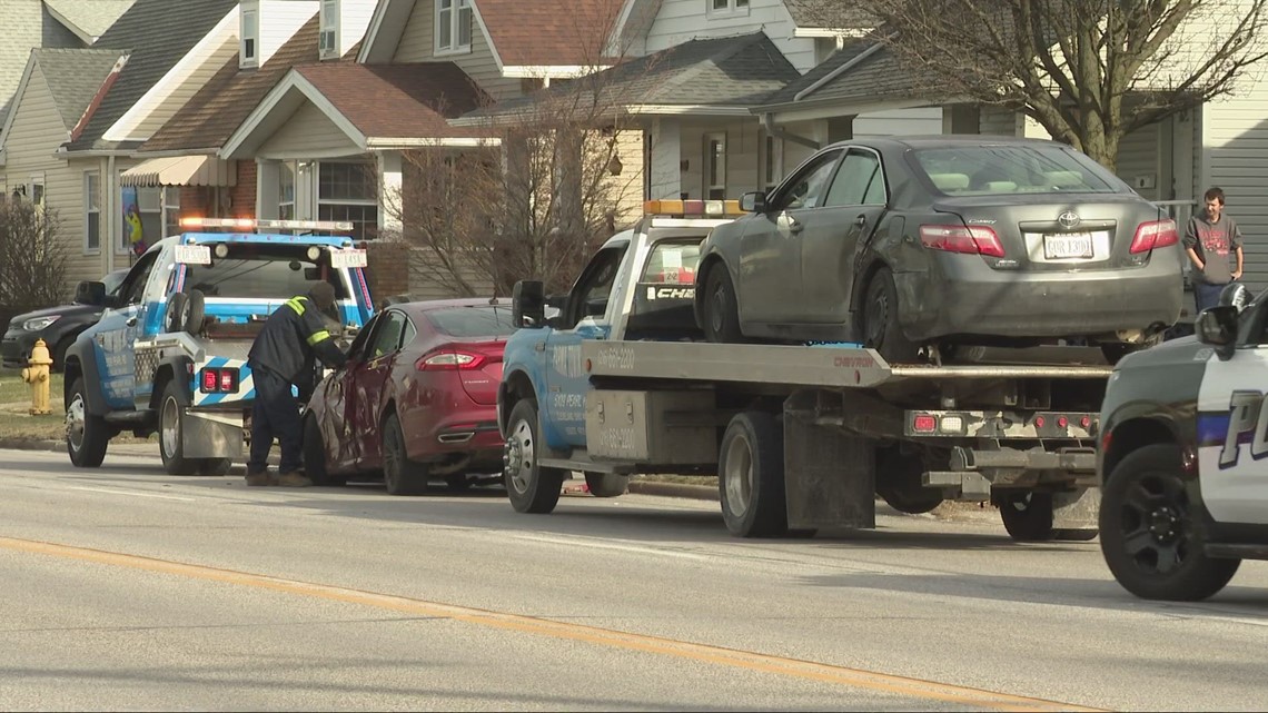Driver leads Parma officers on chase, strikes 2 vehicles | wkyc.com