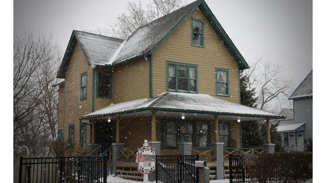 'A Christmas Story' House employee accidentally loses wedding ring ...