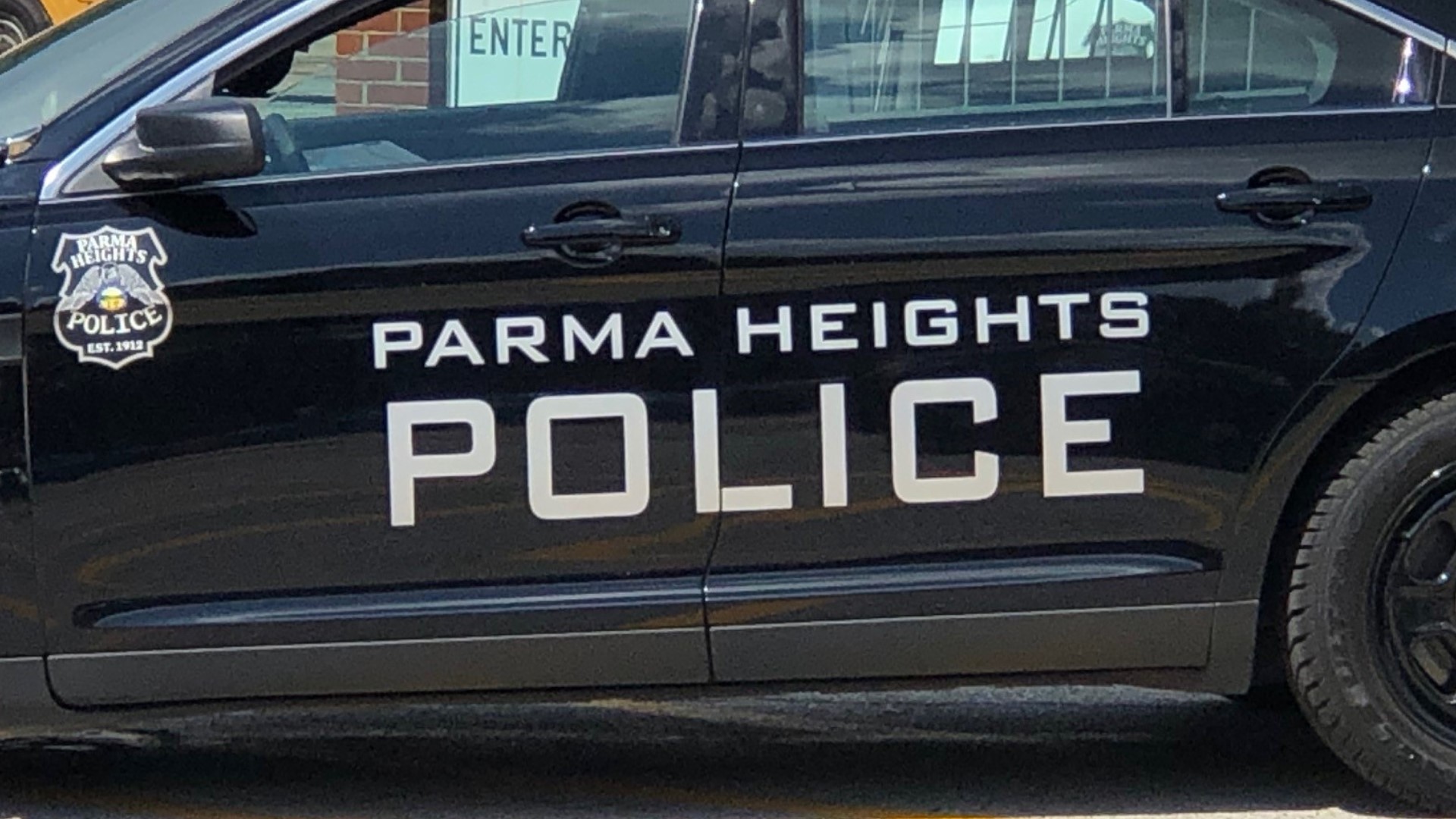 Juvenile crashes alleged stolen Infiniti amid Parma Heights police ...