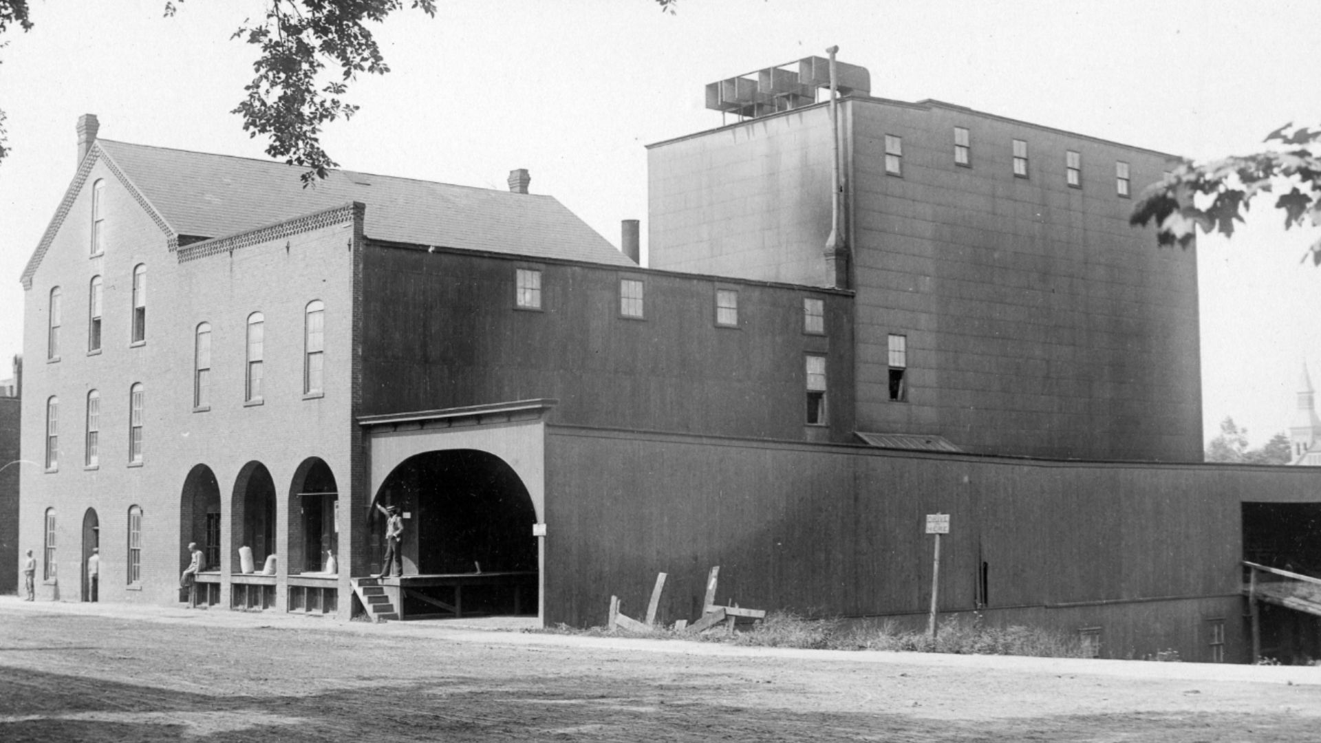 Star of the West mill, Kent's oldest building, catches fire | wkyc.com