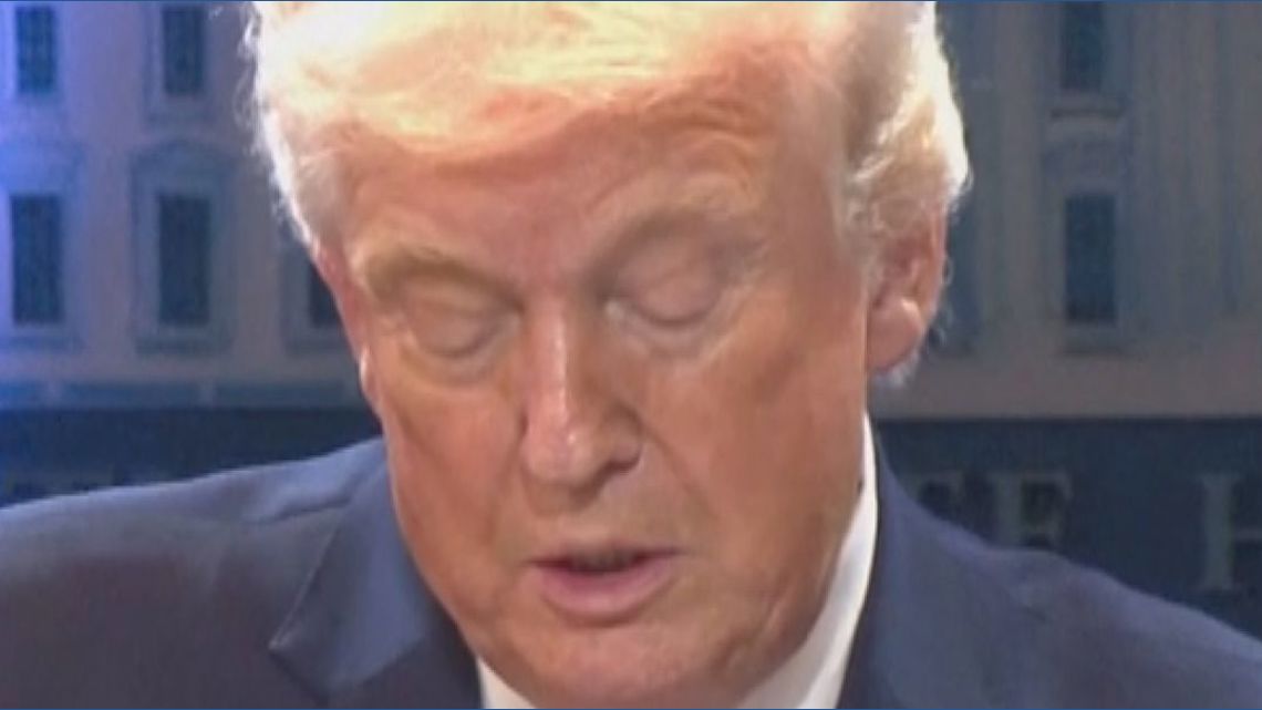Trump says he'll sign executive order to enact 10% global tariff after ...
