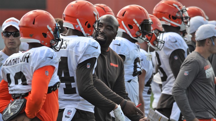 Report: WR coach Adam Henry leaves Browns, joins Cowboys staff | wkyc.com