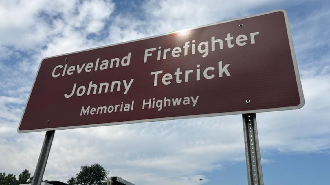 New I-90 sign honors late Cleveland firefighter Johnny Tetrick | wkyc.com