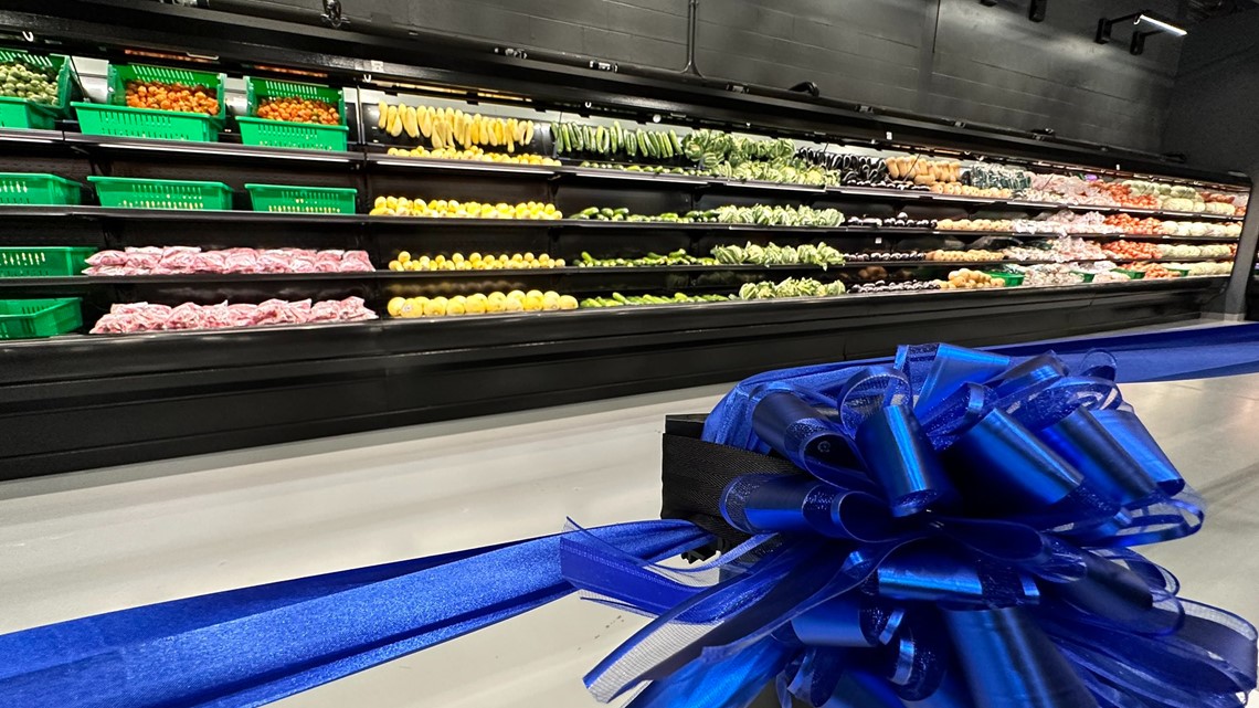 Greater Cleveland Food Bank opens Community Resource Center | wkyc.com