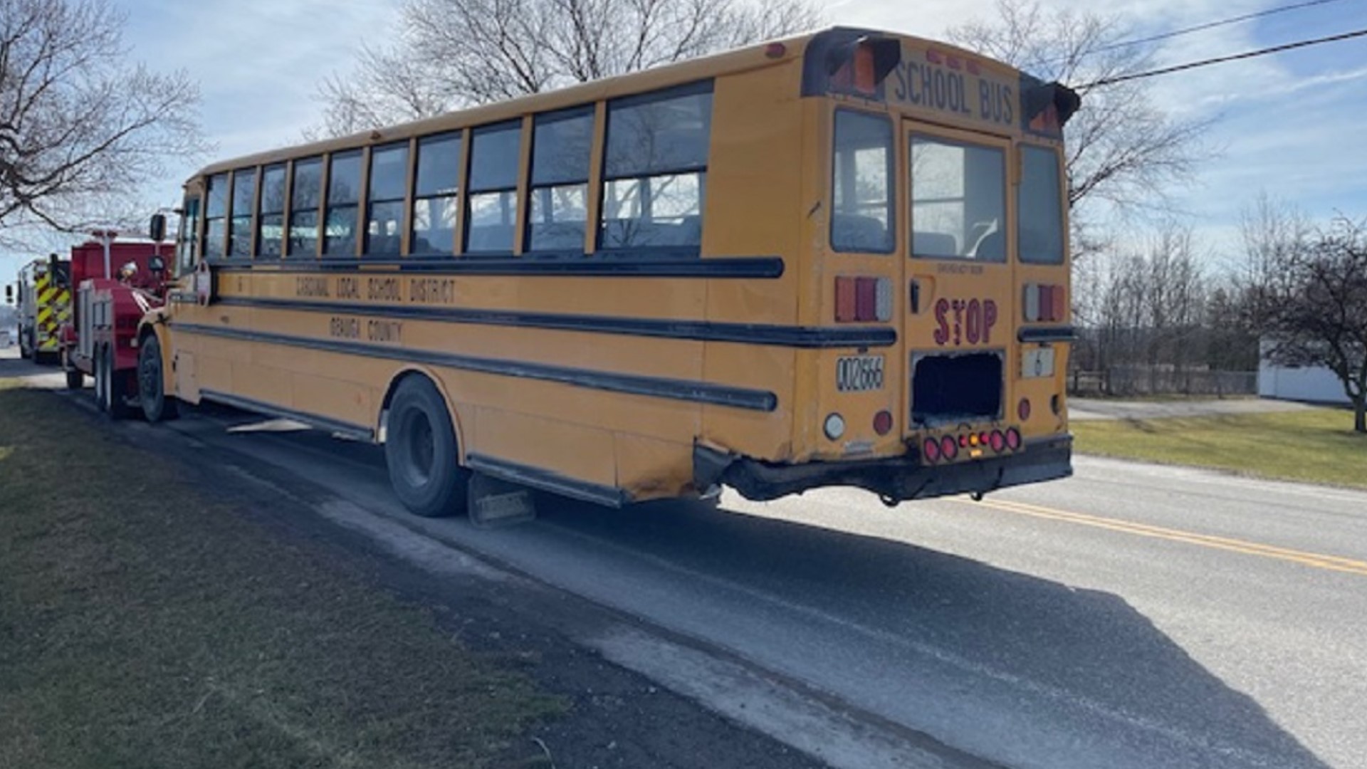Bus crash closes Route 87 in Middlefield | wkyc.com