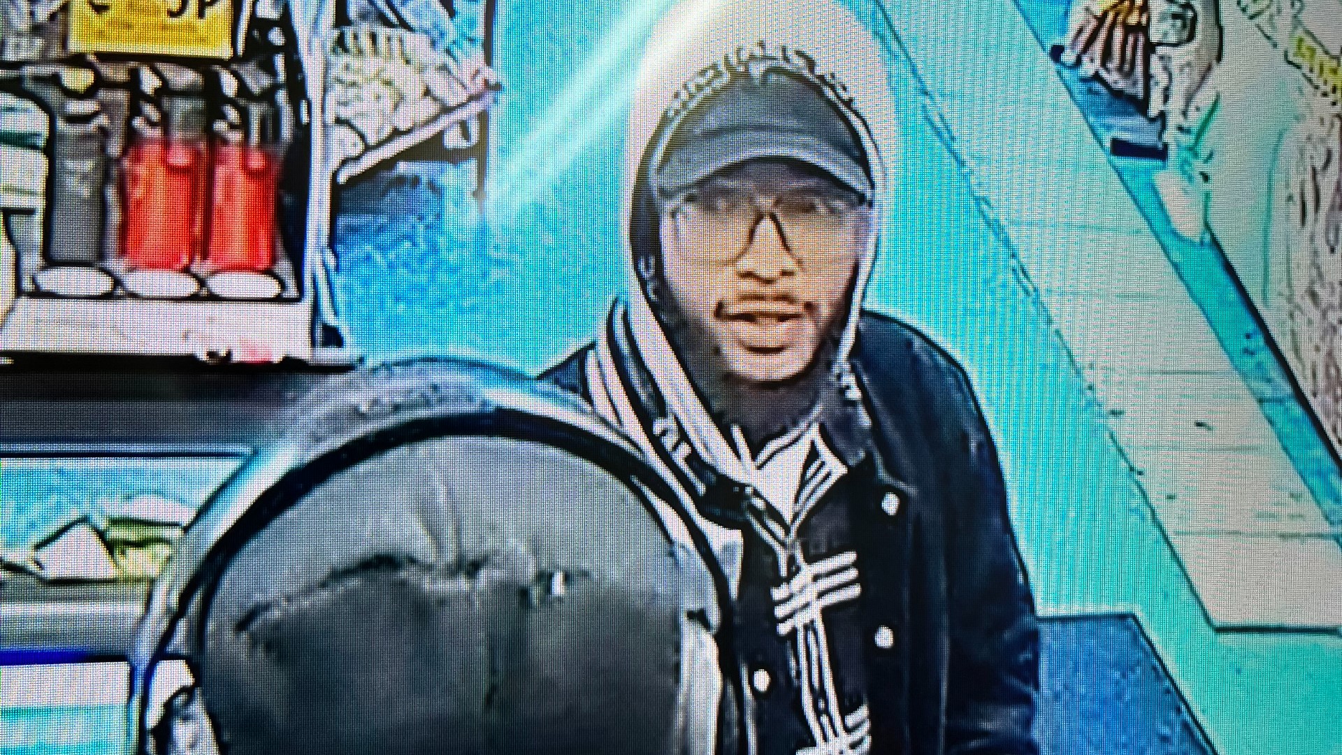 Cleveland police looking to ID suspect who stuck a pedestrian | wkyc.com