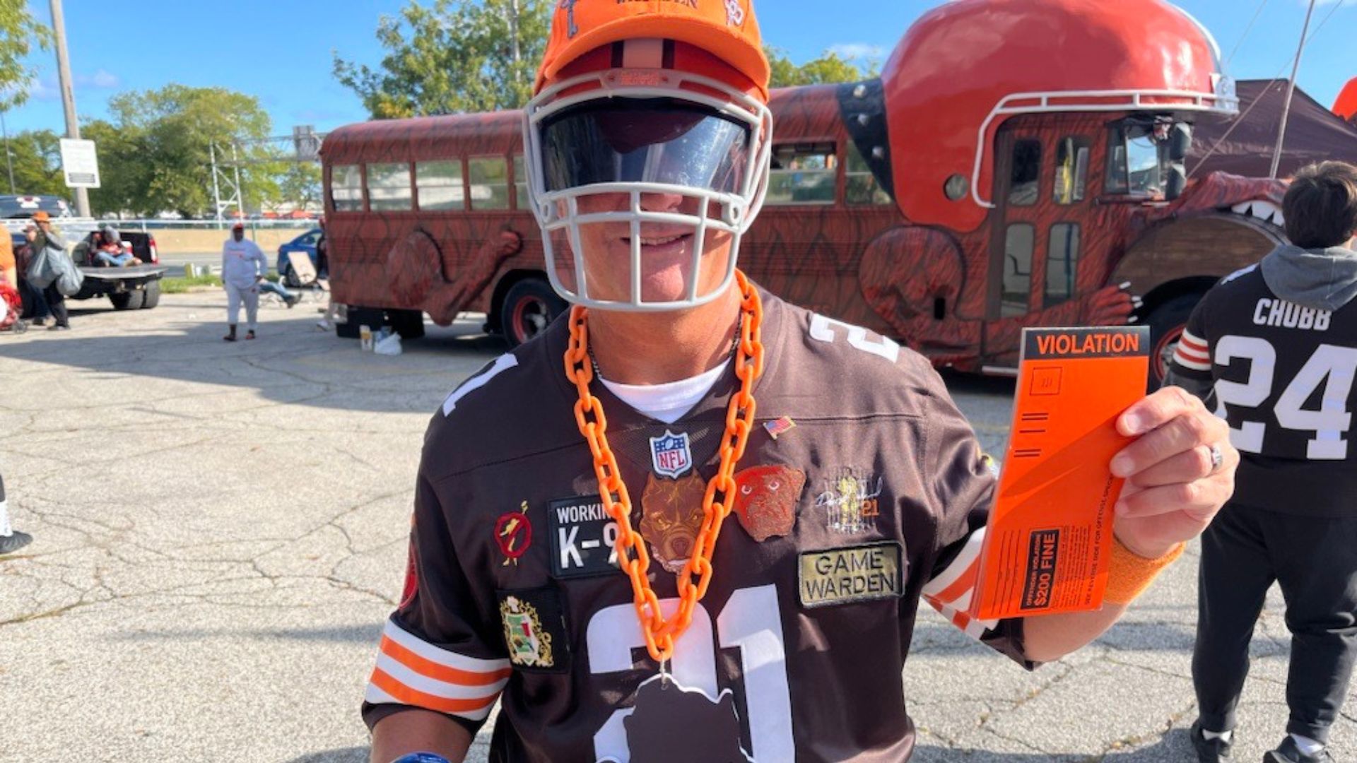 Cleveland Browns fans gather in Muni Lot to tailgate for opener | wkyc.com