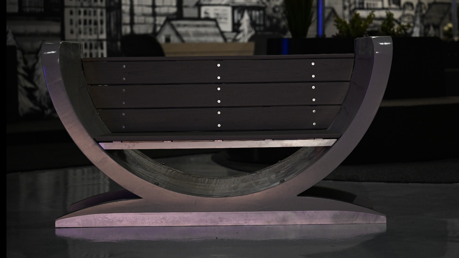 Avon company gives new life to decommissioned wind turbine blades ...