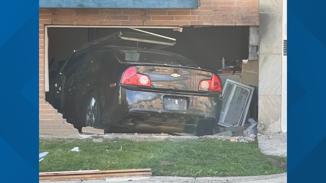 Cleveland Fire: Victims rescued after car crashes into apartments ...
