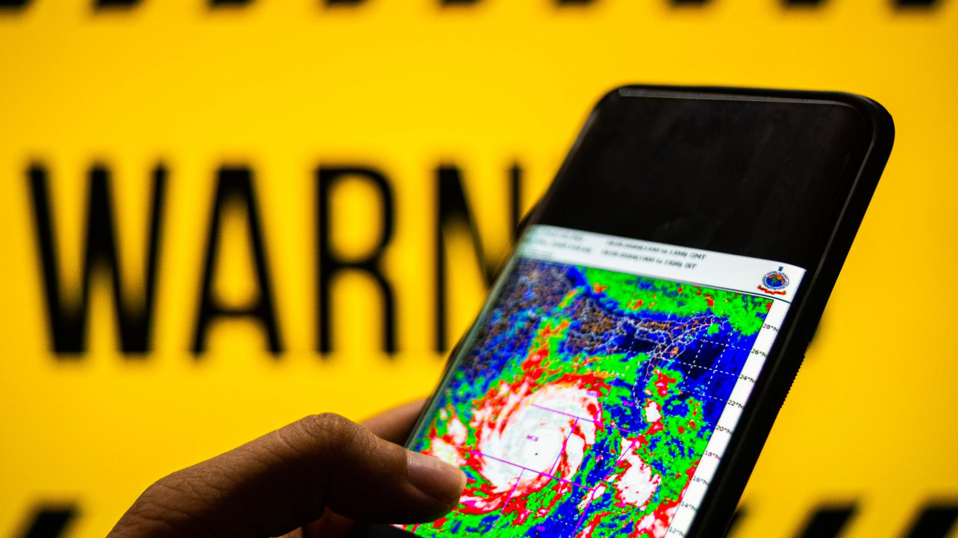 Battling the hype: Why meteorologists have to fight back against social ...