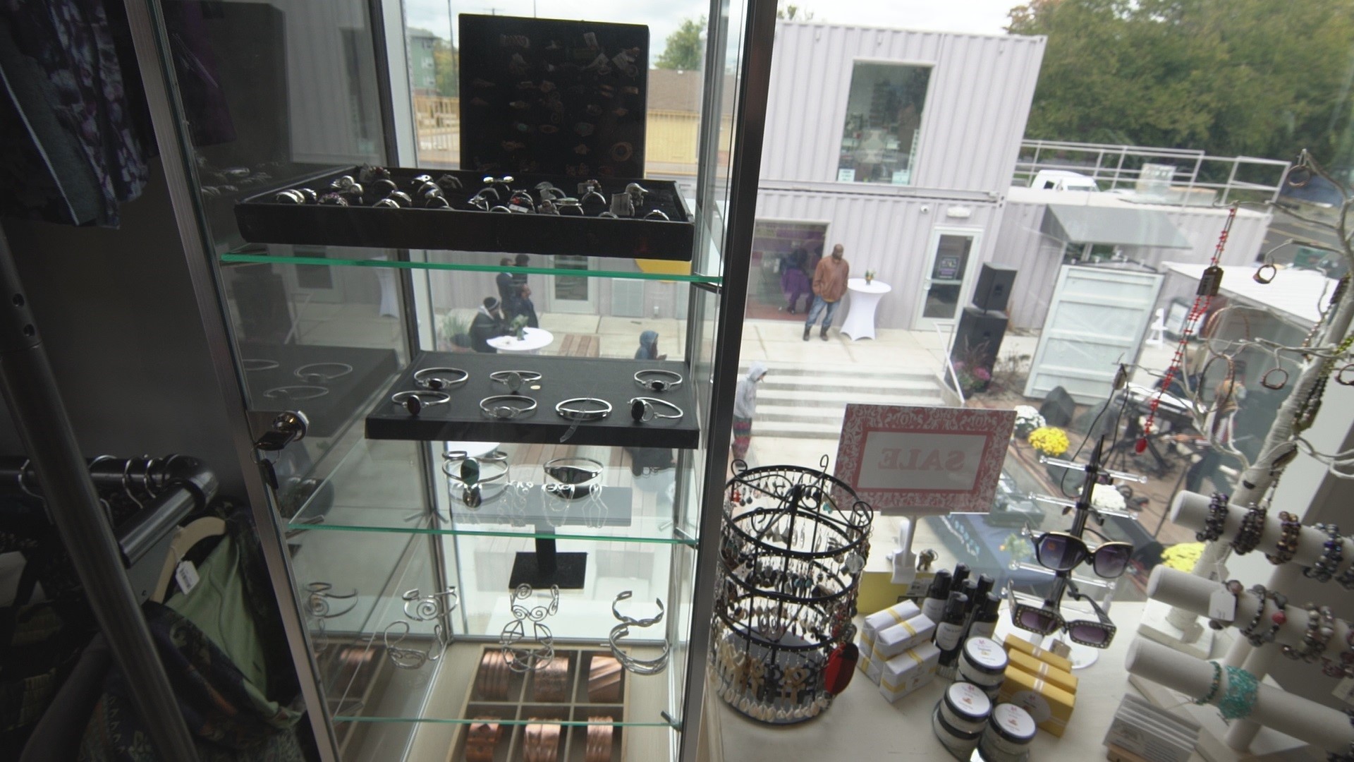 First Look: BoxSpot opens in Cleveland's Kinsman neighborhood | wkyc.com