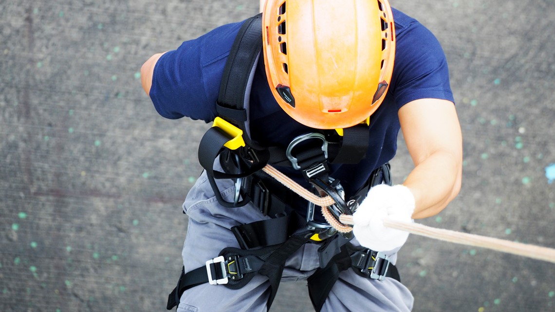 Dozens rappel 23-story building in Cleveland for Lifebanc | wkyc.com