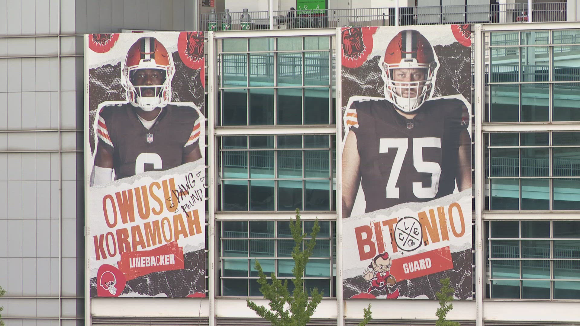 New banners unfurled outside of Cleveland Browns Stadium ahead of ...