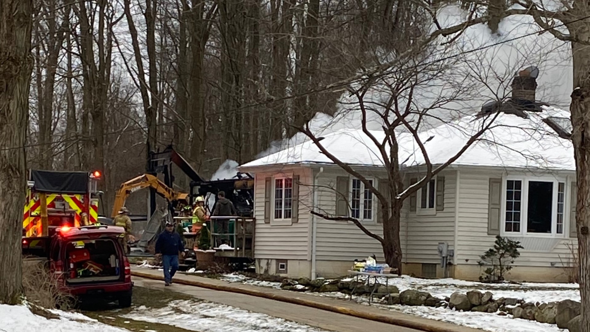 Crews battle barn and garage fire in Geauga County | wkyc.com