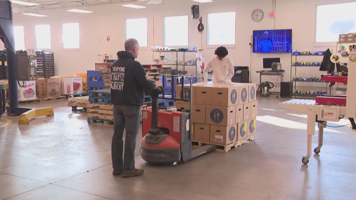 SNAP benefits in limbo: Northeast Ohio food banks and helplines see ...