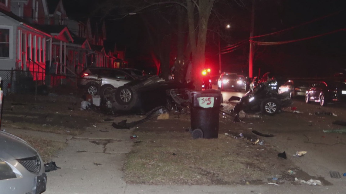 4 people killed in Cleveland crash after vehicle hits trees on West ...