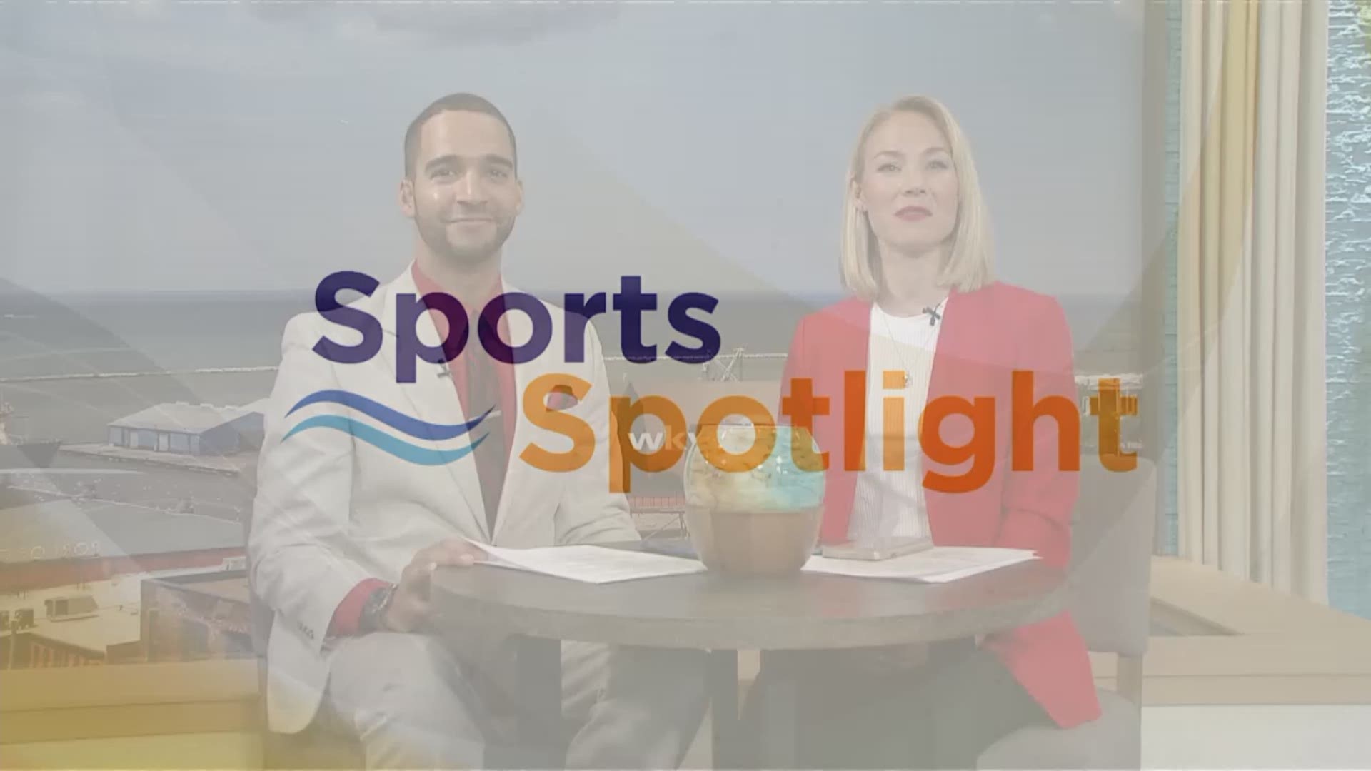 Parker Knapp, Rachel Ulloa, & Russ Mengle - Alexa Lee bar hops around ...