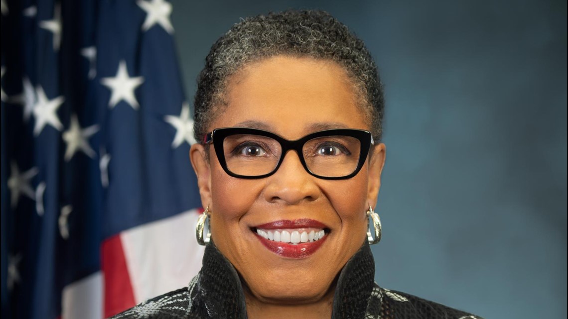 HUD Secretary Marcia Fudge goes 1-on-1 with 3News' Leon Bibb | wkyc.com