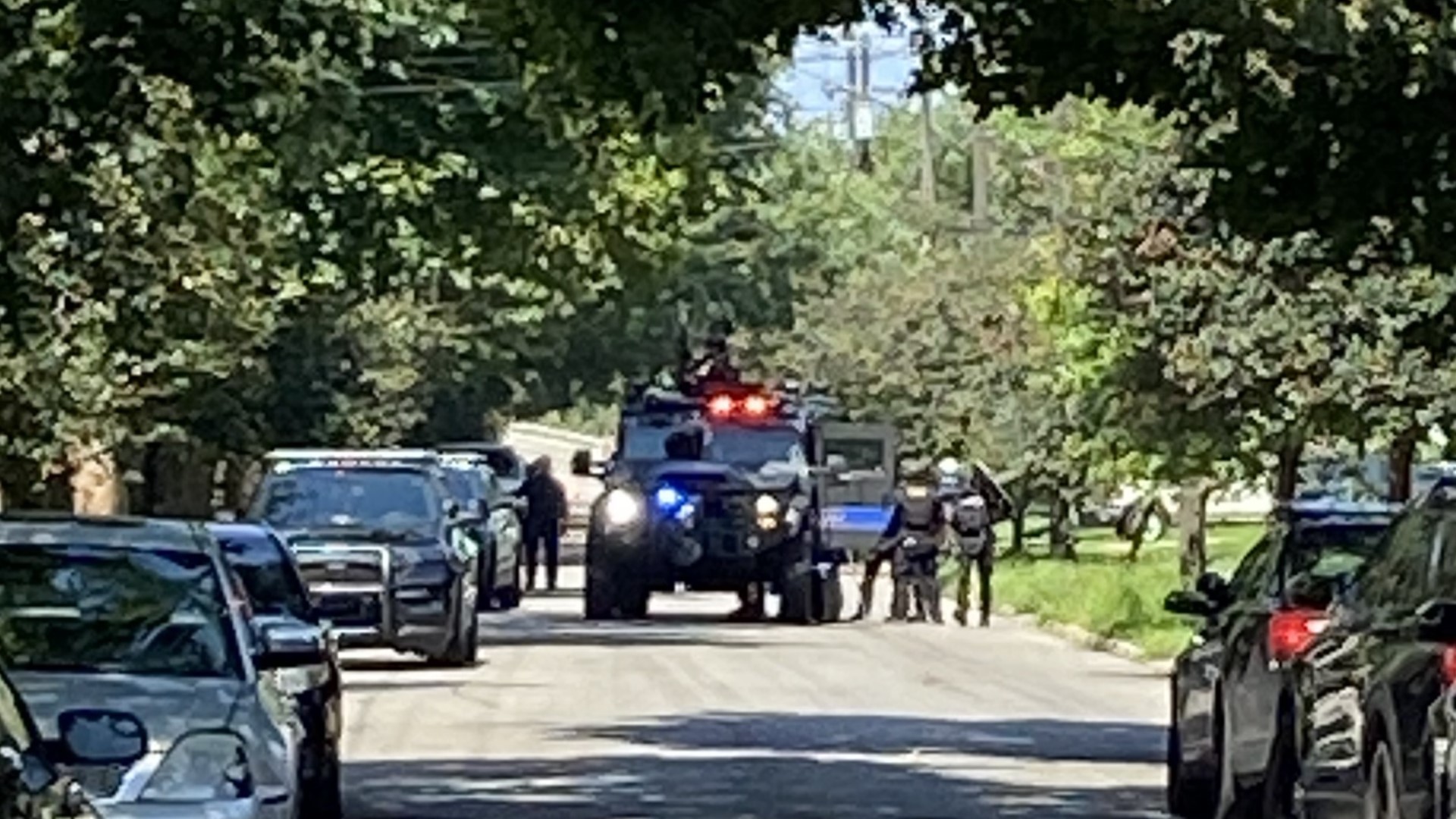 SWAT team responds to standoff in Cleveland | wkyc.com