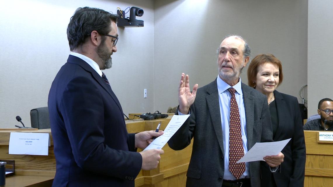 Tony Cuda sworn in as Cleveland Heights interim mayor | wkyc.com