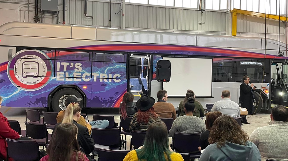 Akron launches electric buses | wkyc.com