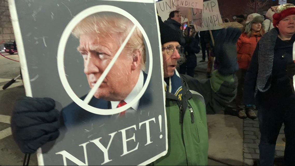 Pro-impeachment crowd gathers for rally in Cleveland | wkyc.com