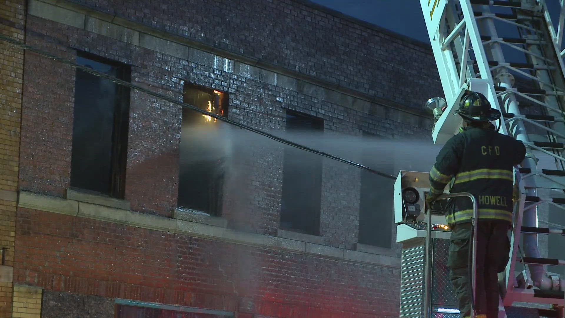 Crews battle fire at building in Cleveland: See video from the scene ...
