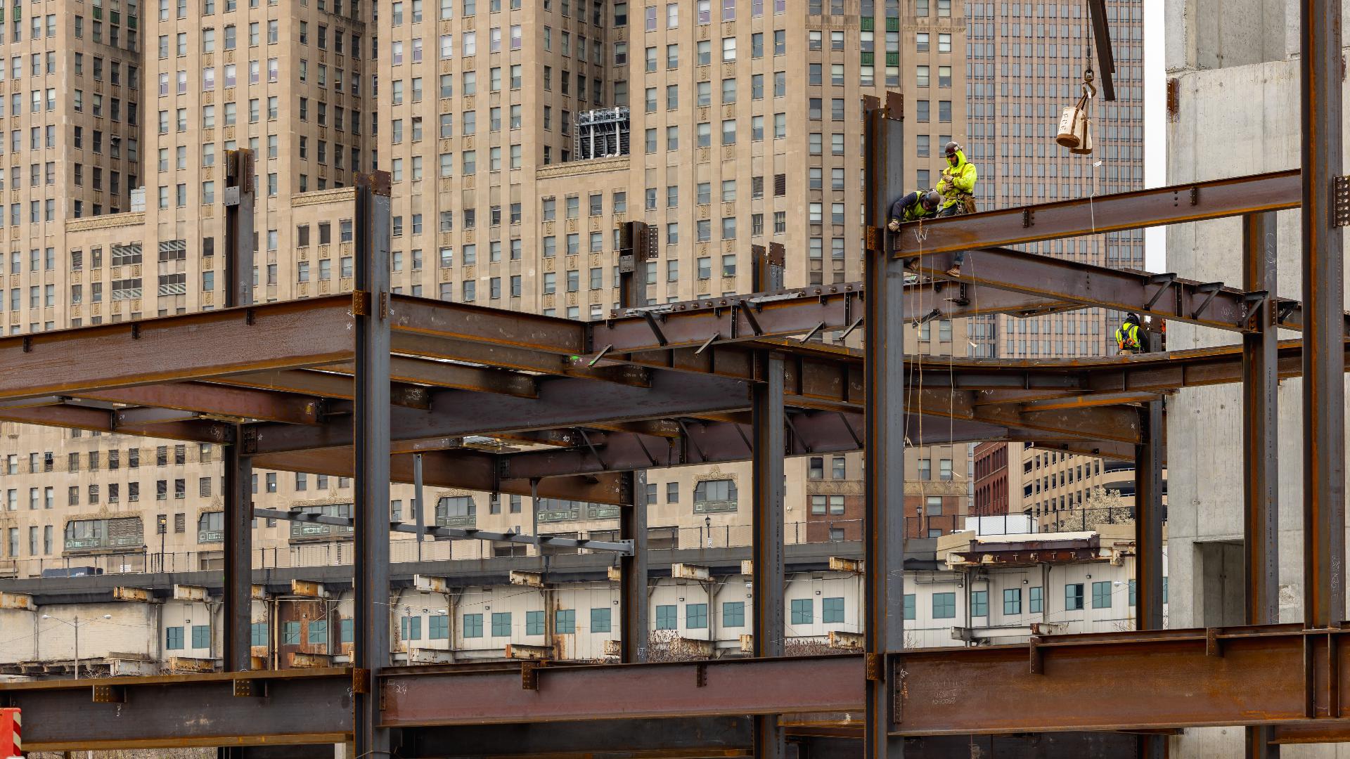 Big step forward: Cavs, Cleveland Clinic top off riverfront training ...