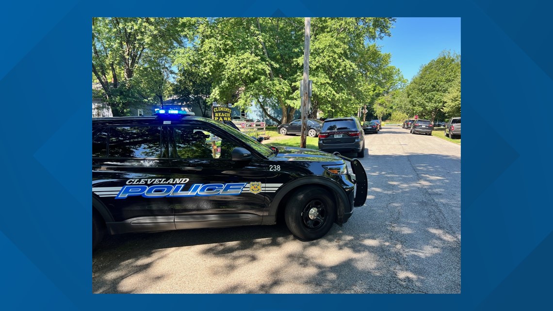 Cleveland Police and SWAT responds to male barricaded | wkyc.com
