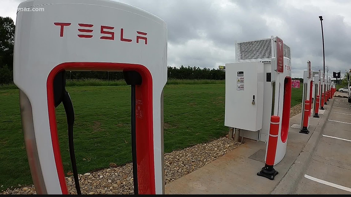Ohio Turnpike adds 80 electric vehicle chargers along toll road | wkyc.com