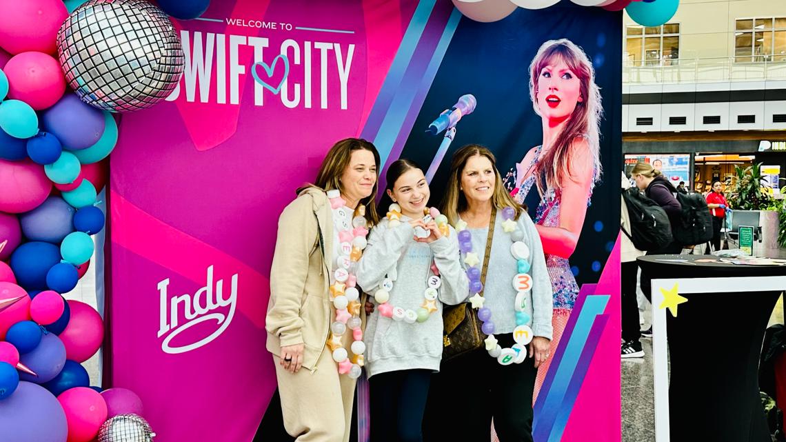 Swifties arrive to welcome party at Indianapolis Airport | wkyc.com