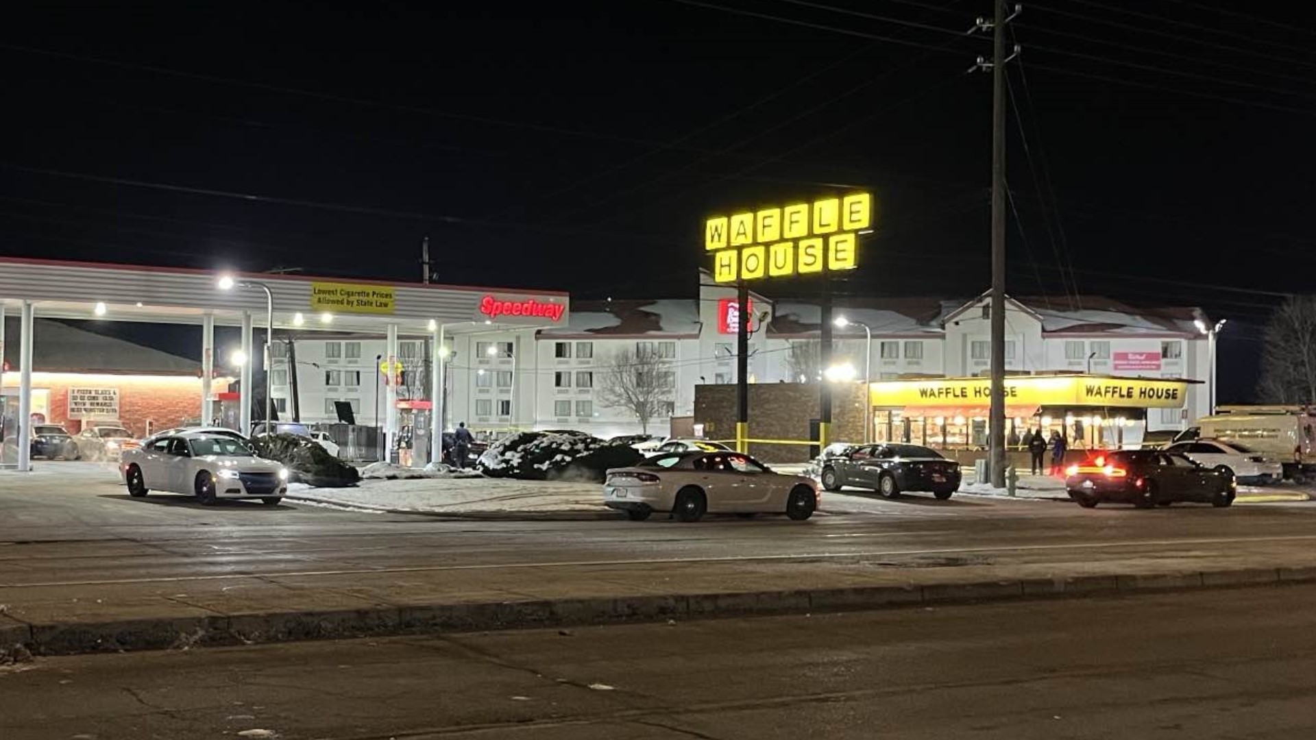 6 shot, 1 killed at Indianapolis Waffle House | wkyc.com