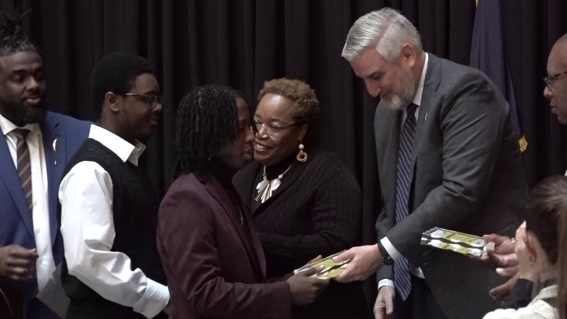 Northern Indiana high school seniors earn bachelor's degrees | wkyc.com