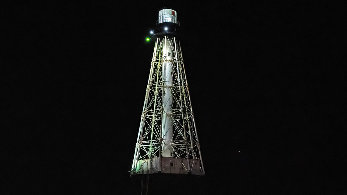 150-year-old Florida Keys lighthouse turns on, 1st time in decade ...