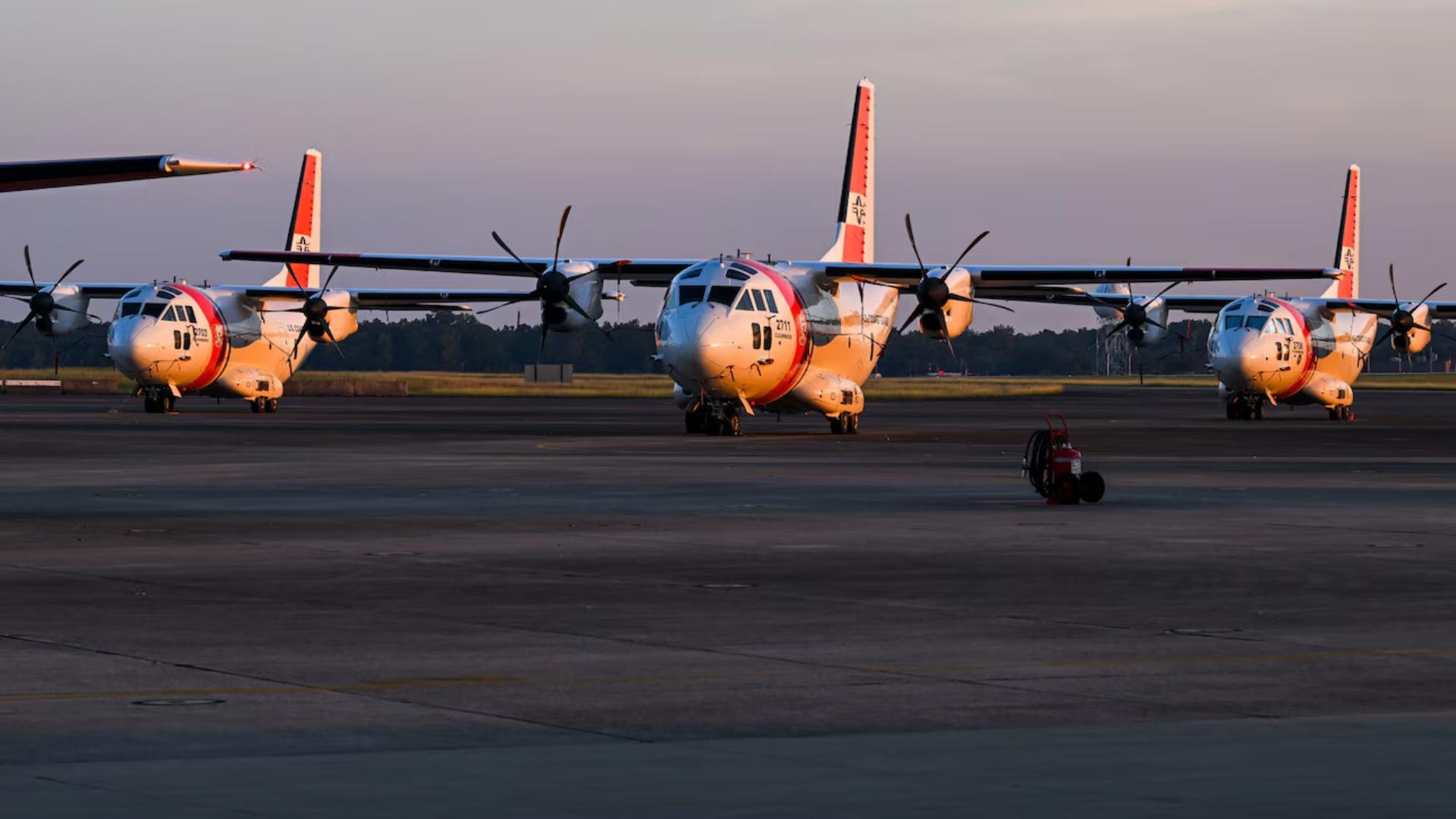 11 rescued from life raft after plane crashes off Florida coast | wkyc.com